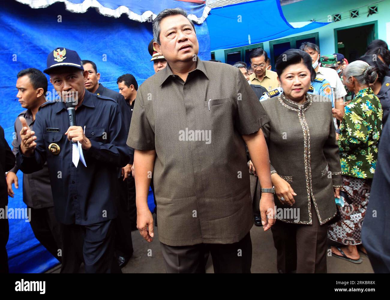 Ash cloud volcano mount merapi hi-res stock photography and images - Alamy
