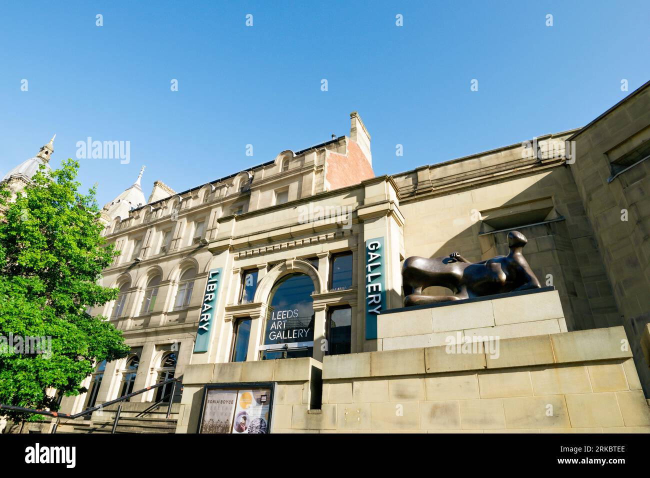 Leeds art gallery sign hi-res stock photography and images - Alamy