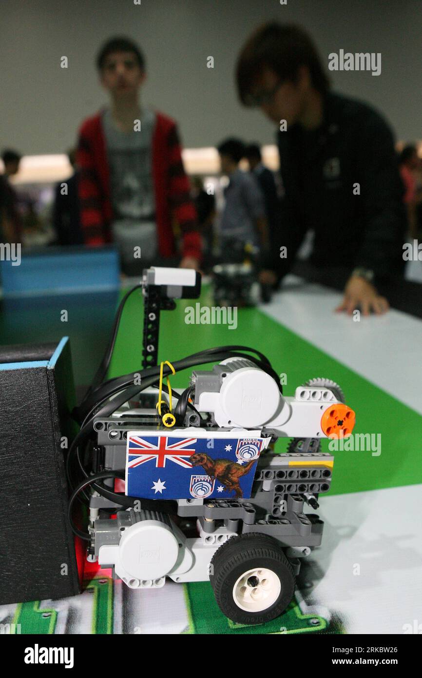 Smx convention center manila hi-res stock photography and images - Alamy