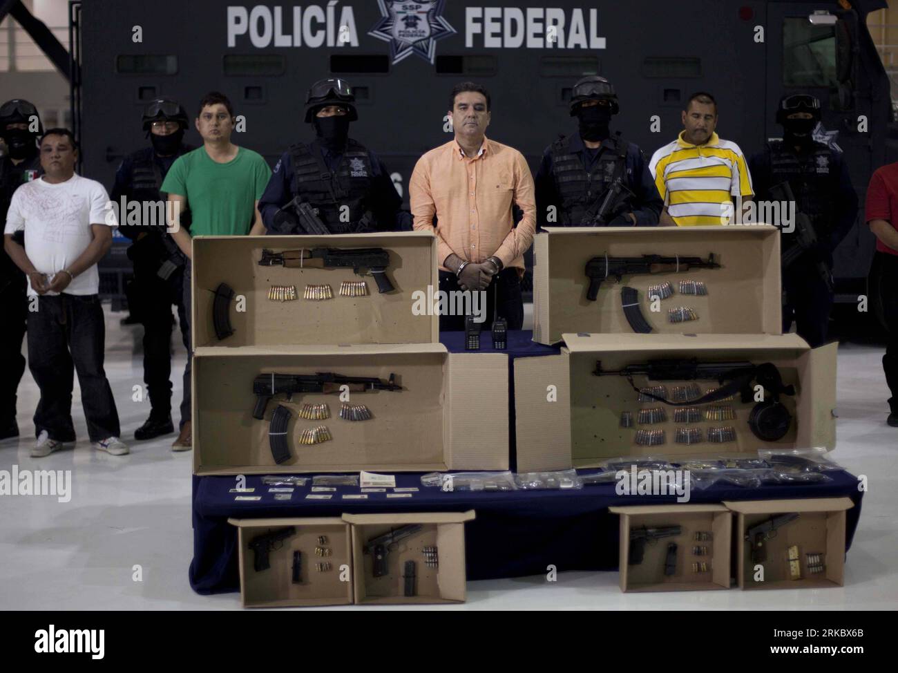 Mexican federal police hi-res stock photography and images - Alamy