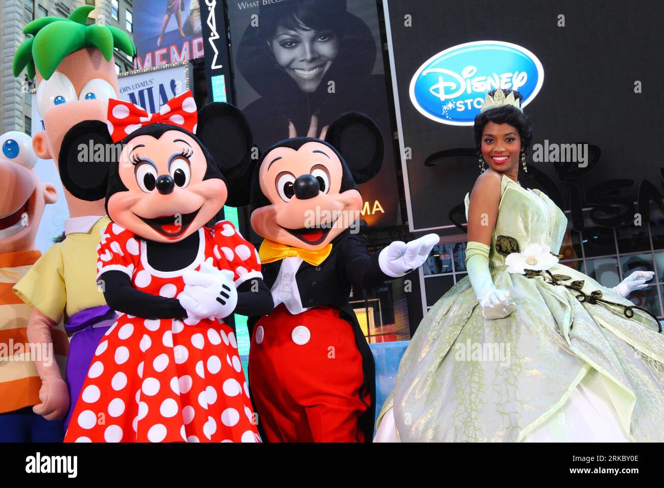 Mickey minnie princess hi-res stock photography and images - Alamy