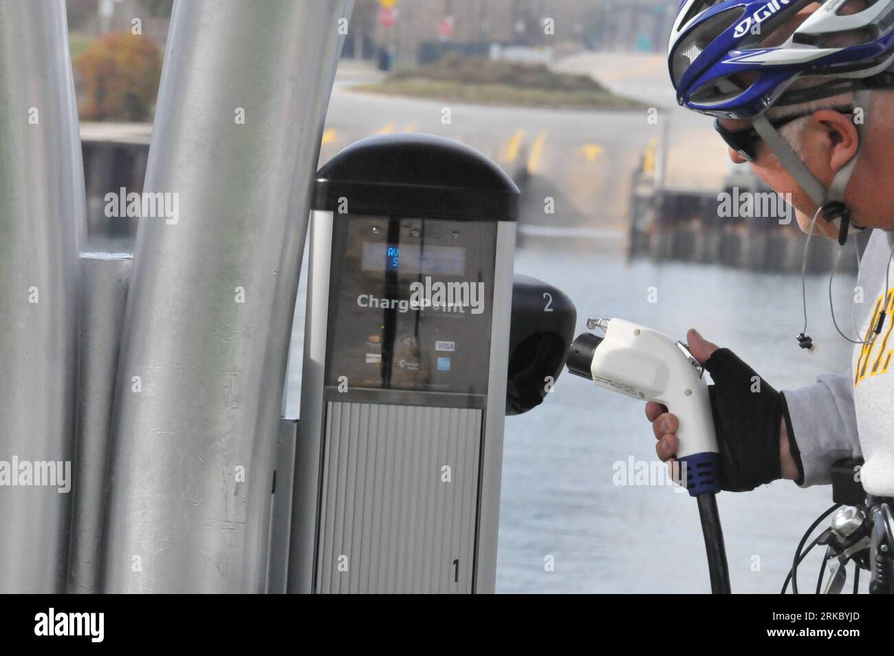 Ev ladestation hi-res stock photography and images - Alamy