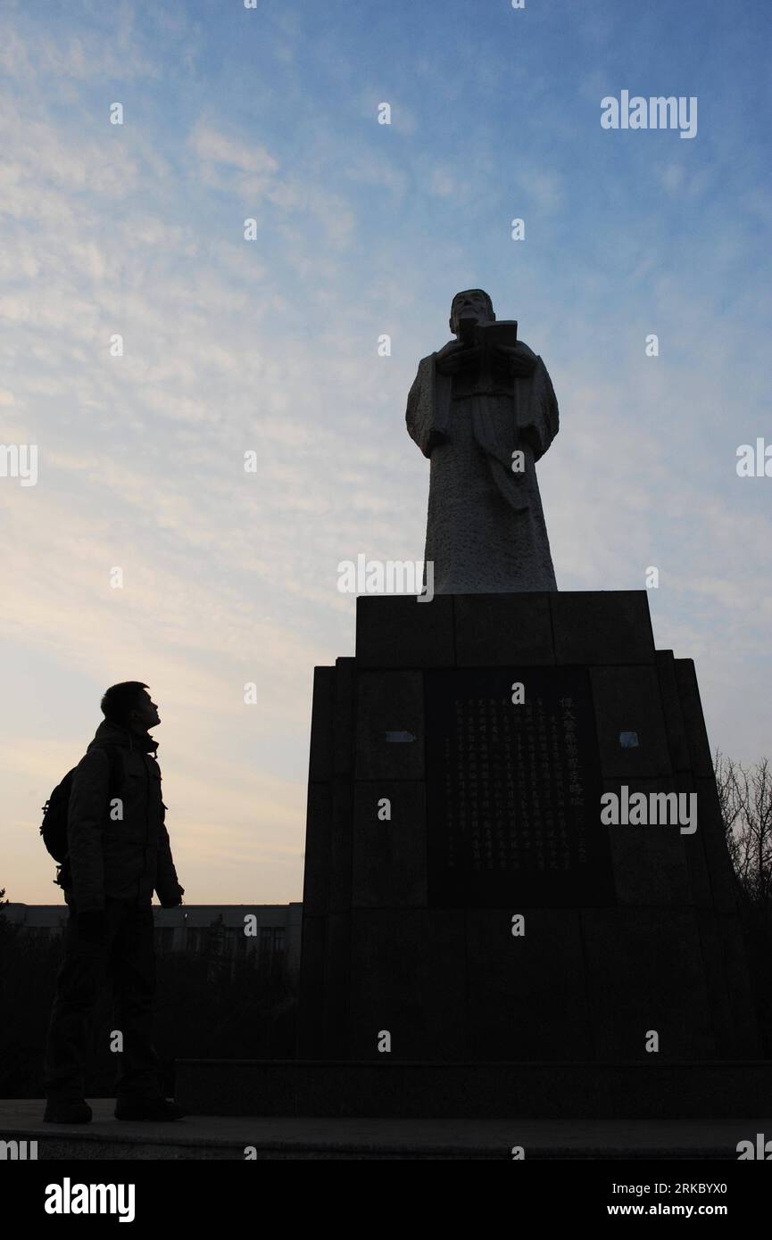 Russia university student statue hi-res stock photography and images ...