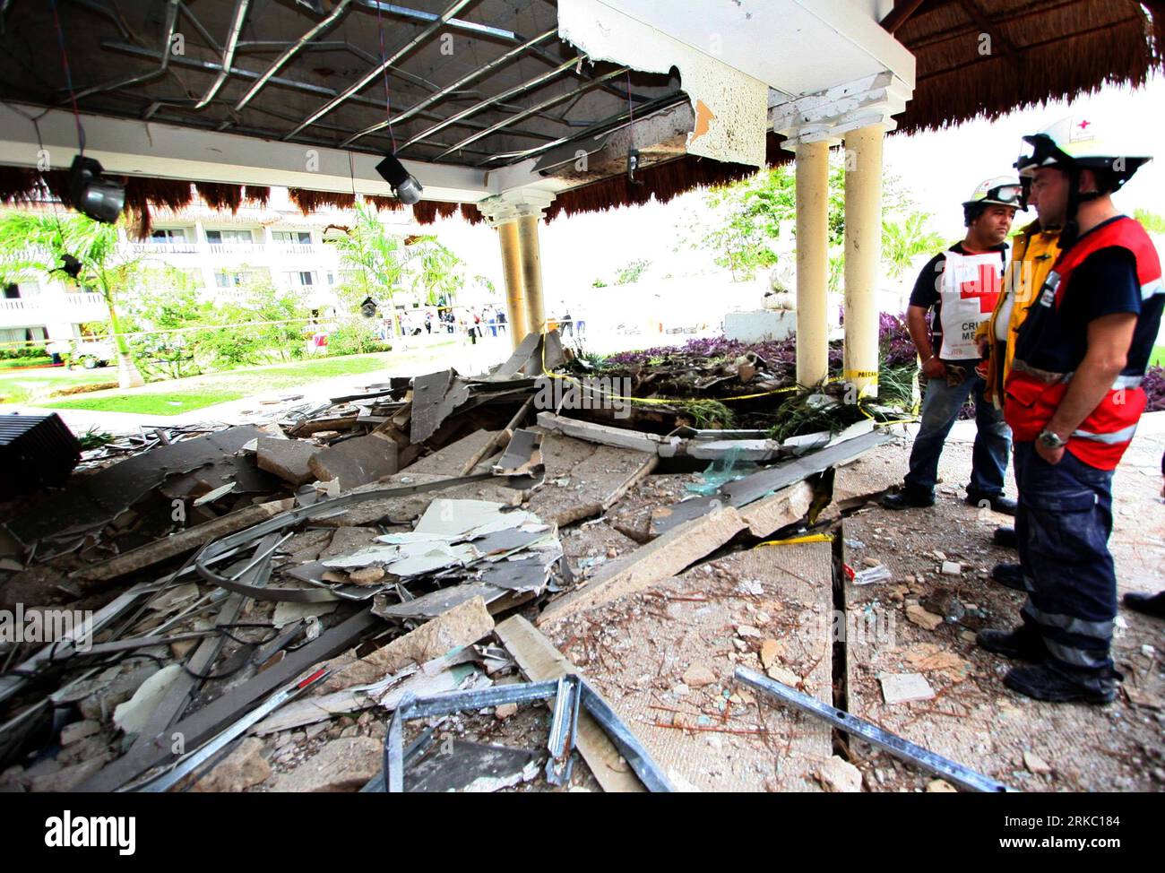 Check in del hotel hi-res stock photography and images - Alamy