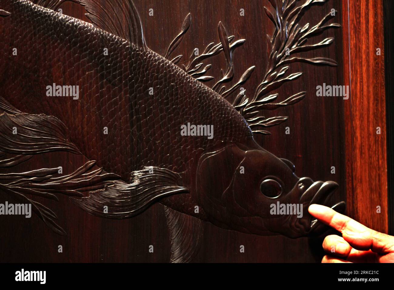 Red sandalwood zitan hi-res stock photography and images - Alamy