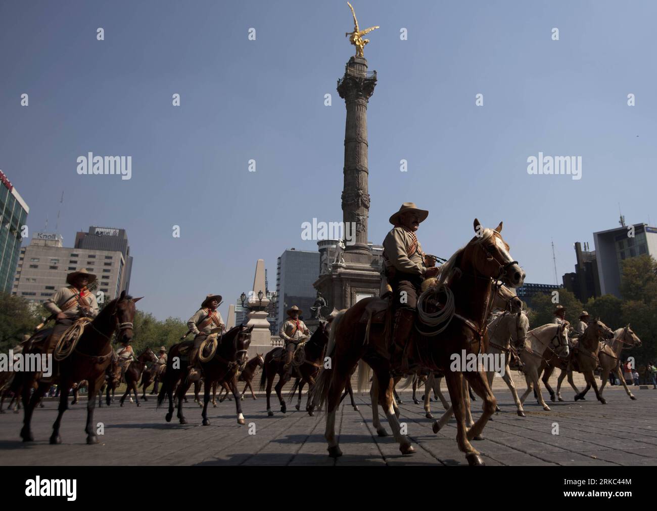 Historische militärparade hi-res stock photography and images - Alamy