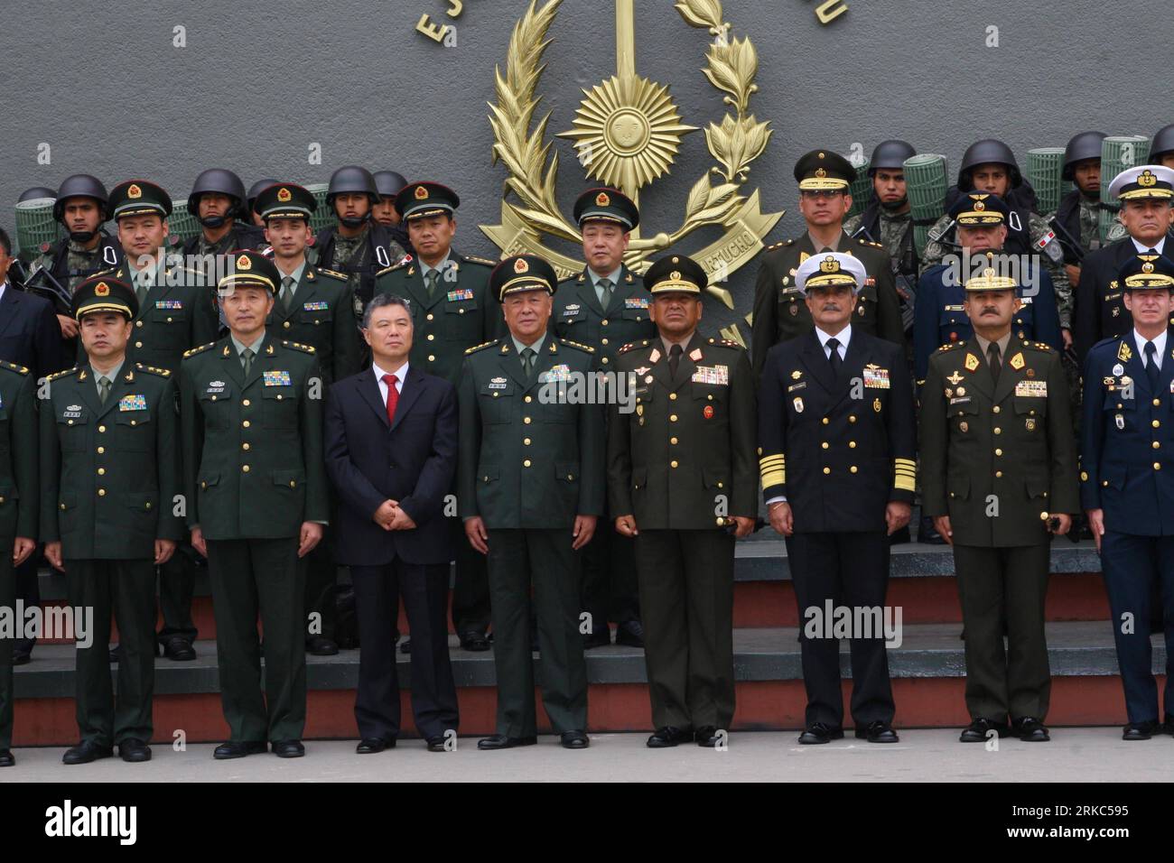 Peruvian military hi-res stock photography and images - Alamy
