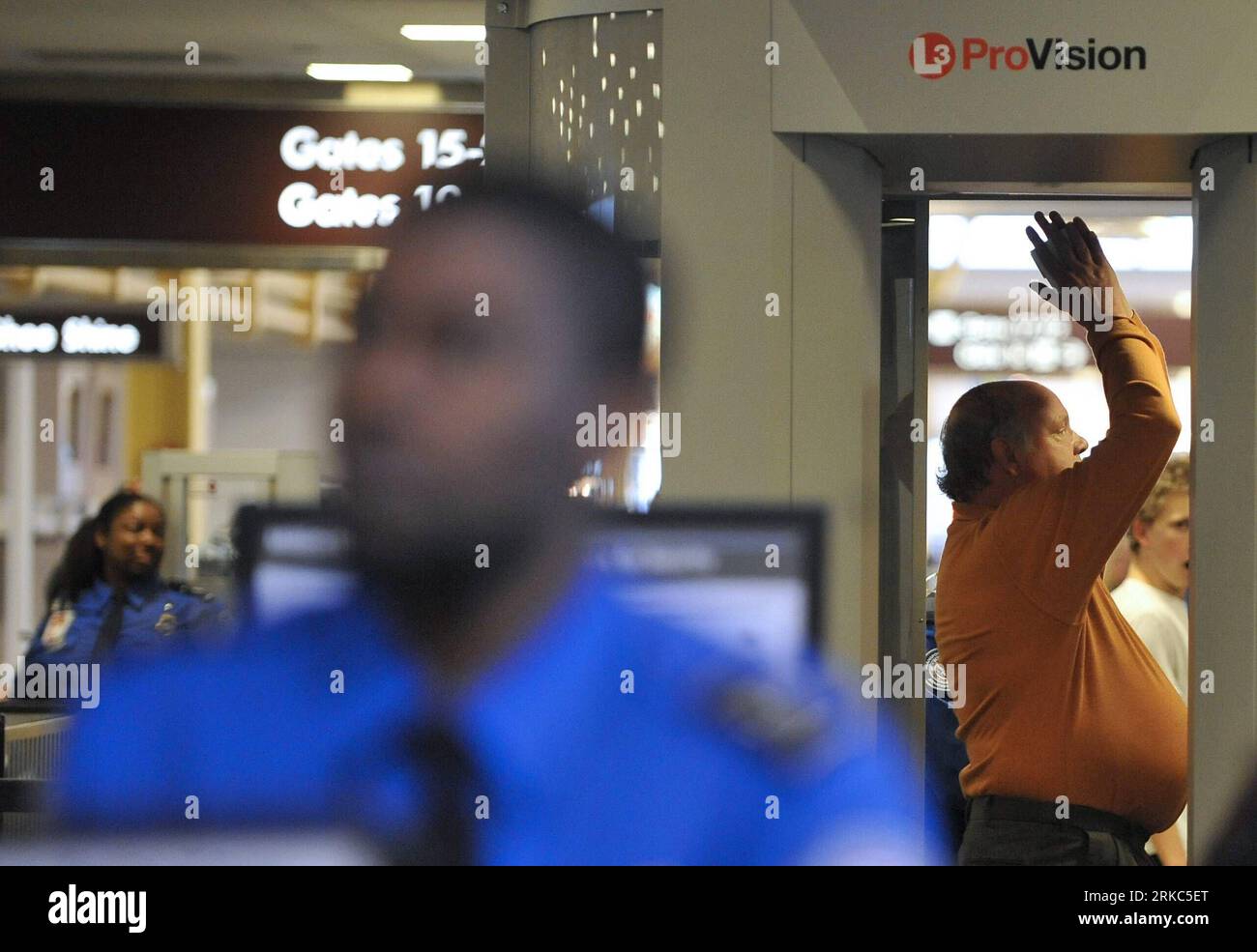 Airport security passenger body hi-res stock photography and images - Alamy