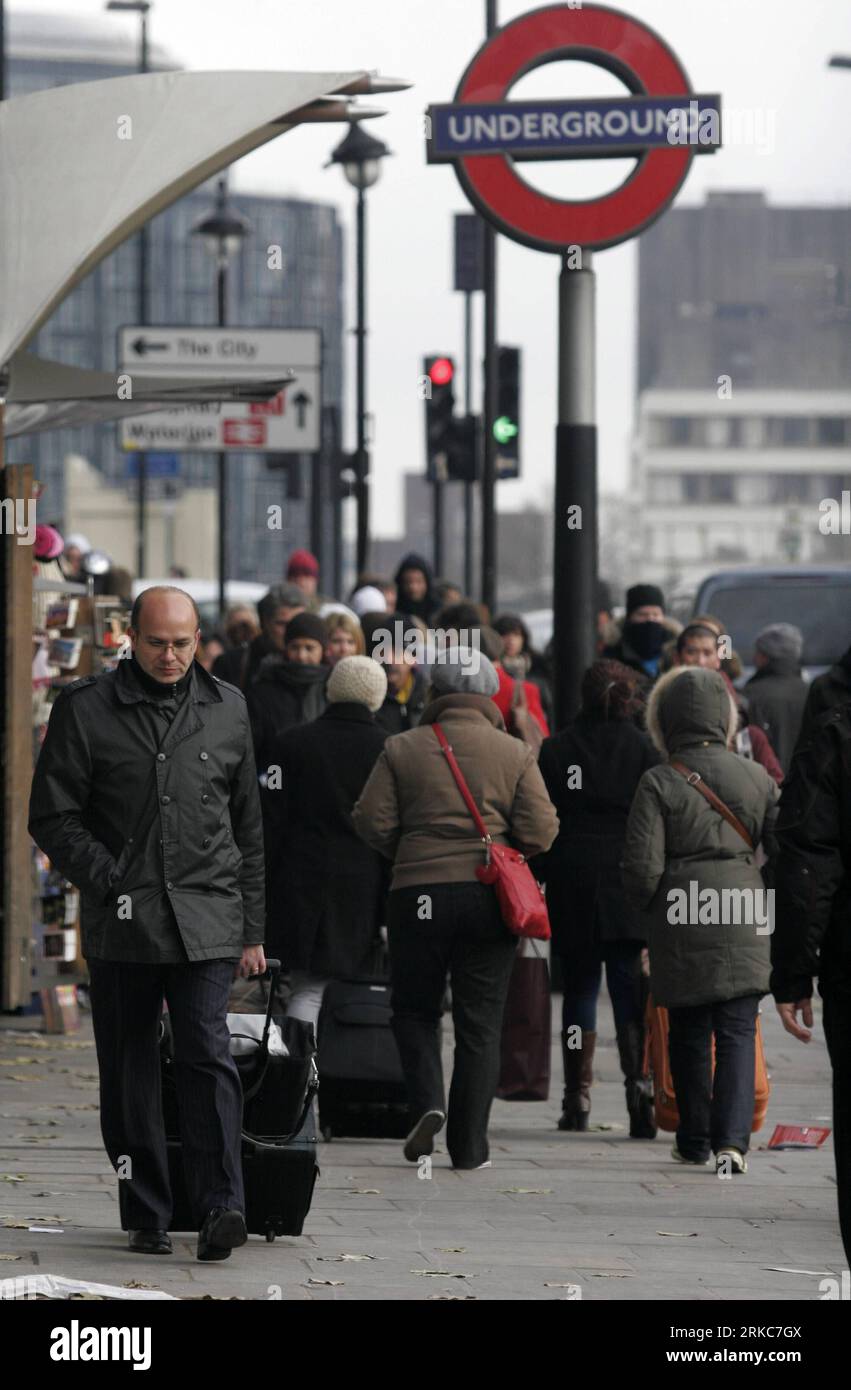 Fourth rail hi-res stock photography and images - Alamy