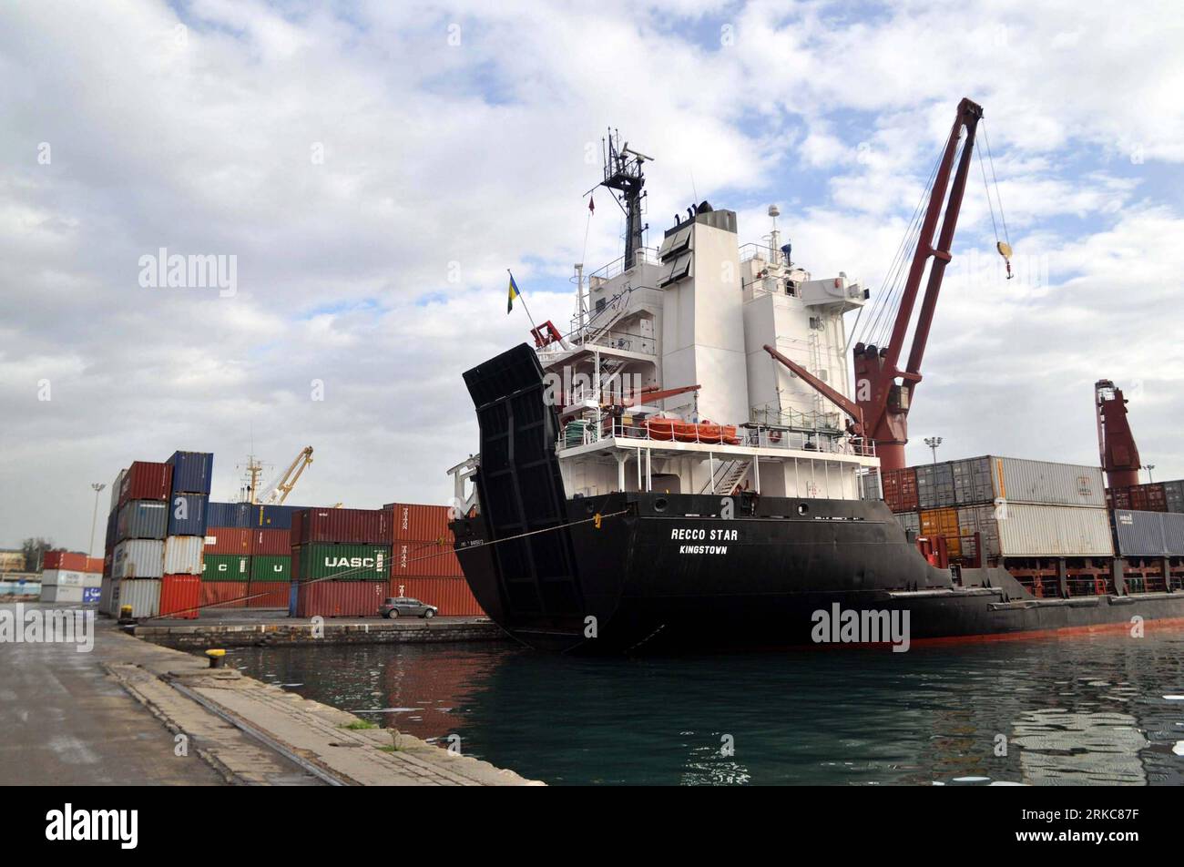 Algiers port hi-res stock photography and images - Alamy