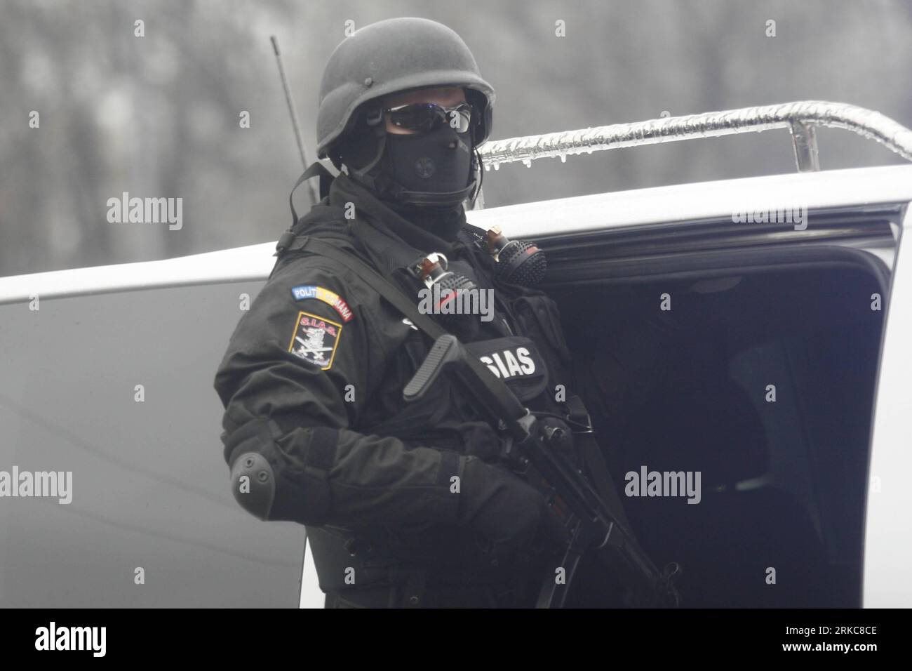 Romanian police forces hi-res stock photography and images - Alamy