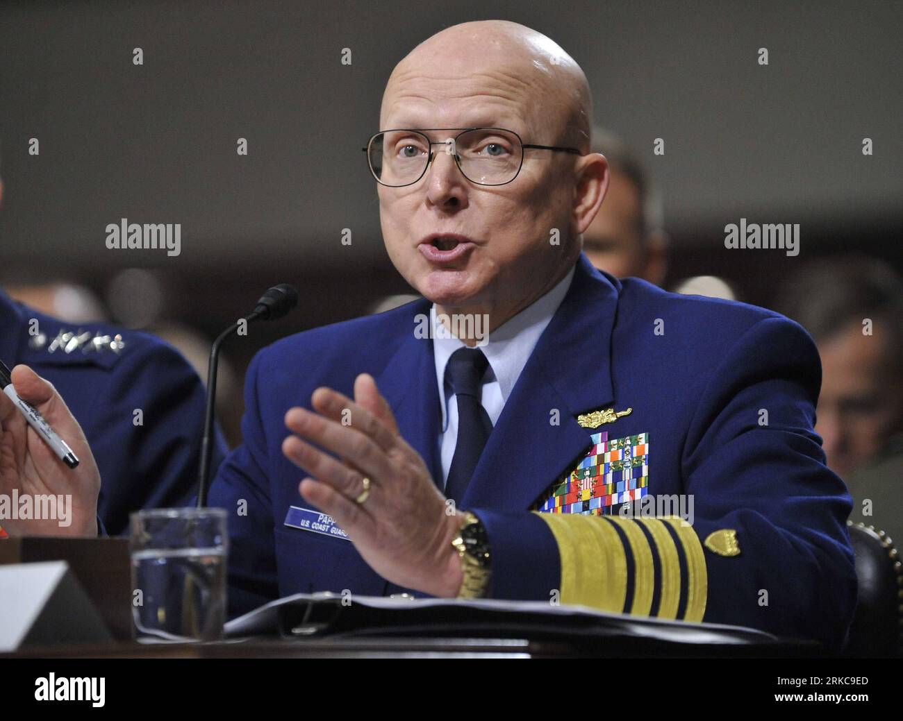 Washington d c coast guard commandant hi-res stock photography and ...