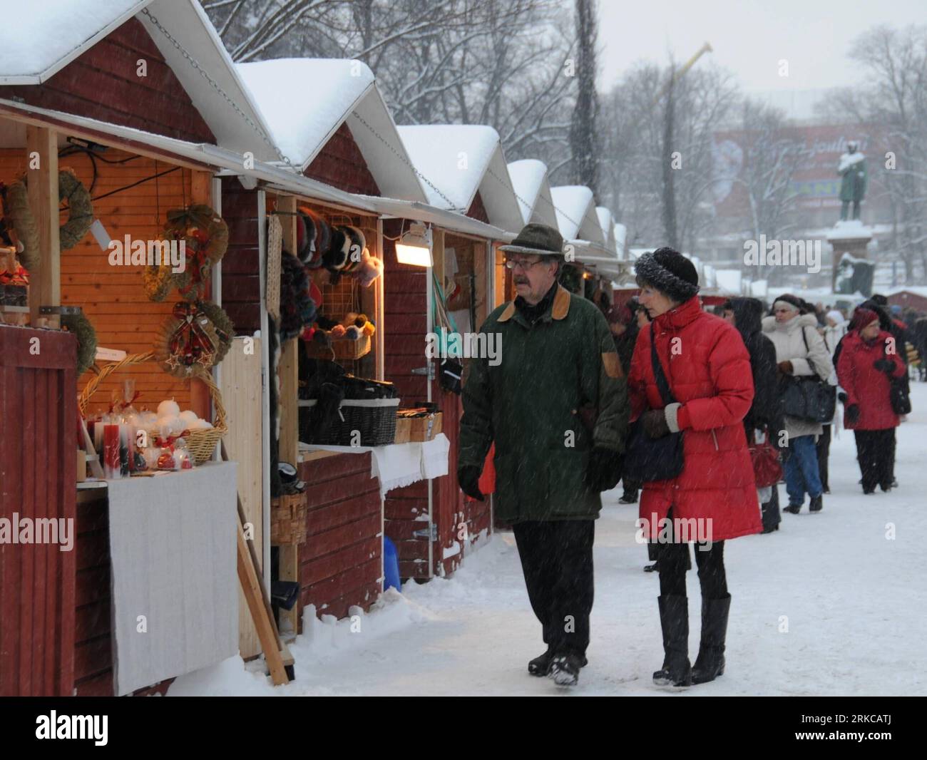 Helsinki weihnachtsmarkt hi-res stock photography and images - Alamy
