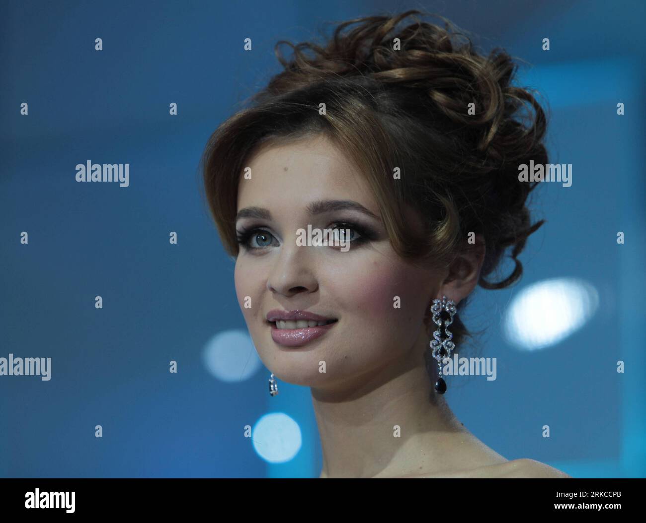 Miss world beauty contest hi-res stock photography and images - Alamy