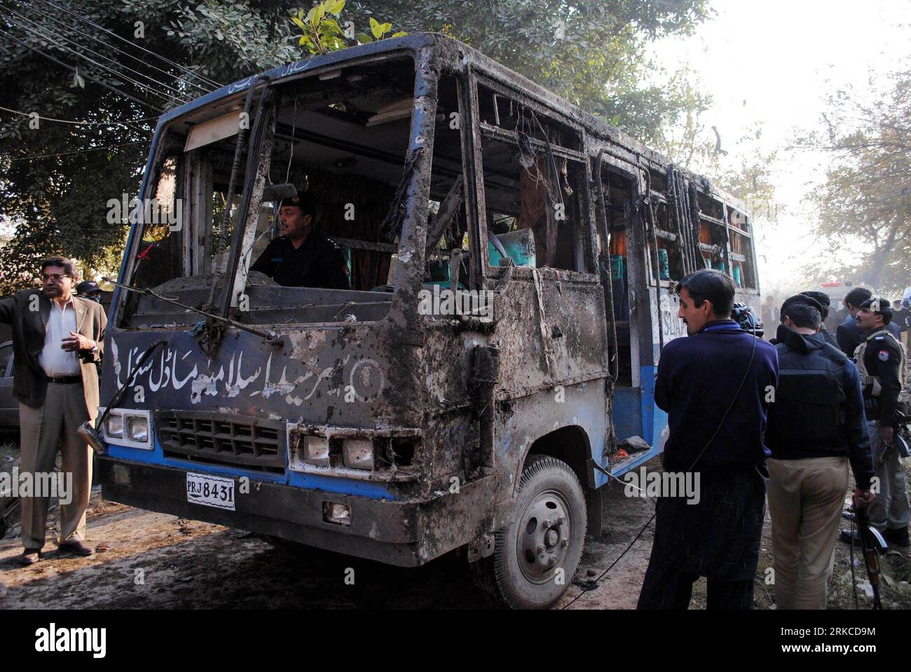 Pakistan school bus hi-res stock photography and images - Alamy