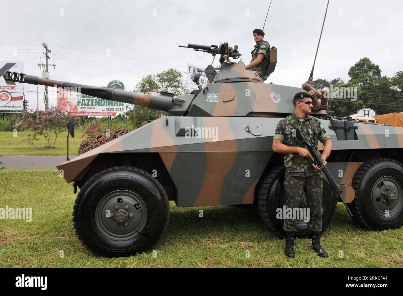 Brazilian army tanks hi-res stock photography and images - Alamy
