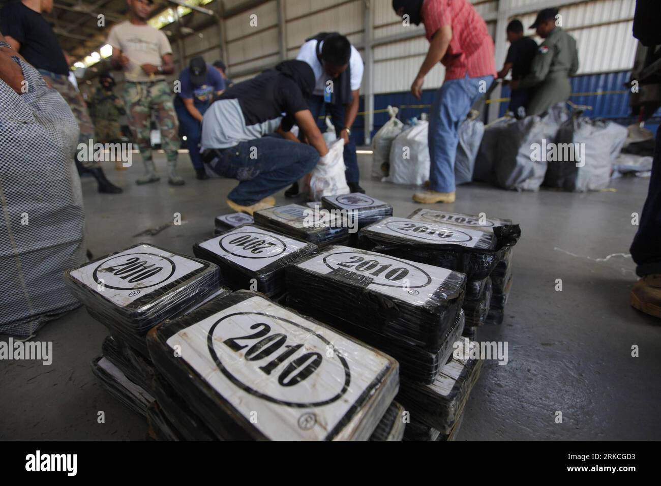 Pack drogen hi-res stock photography and images - Alamy