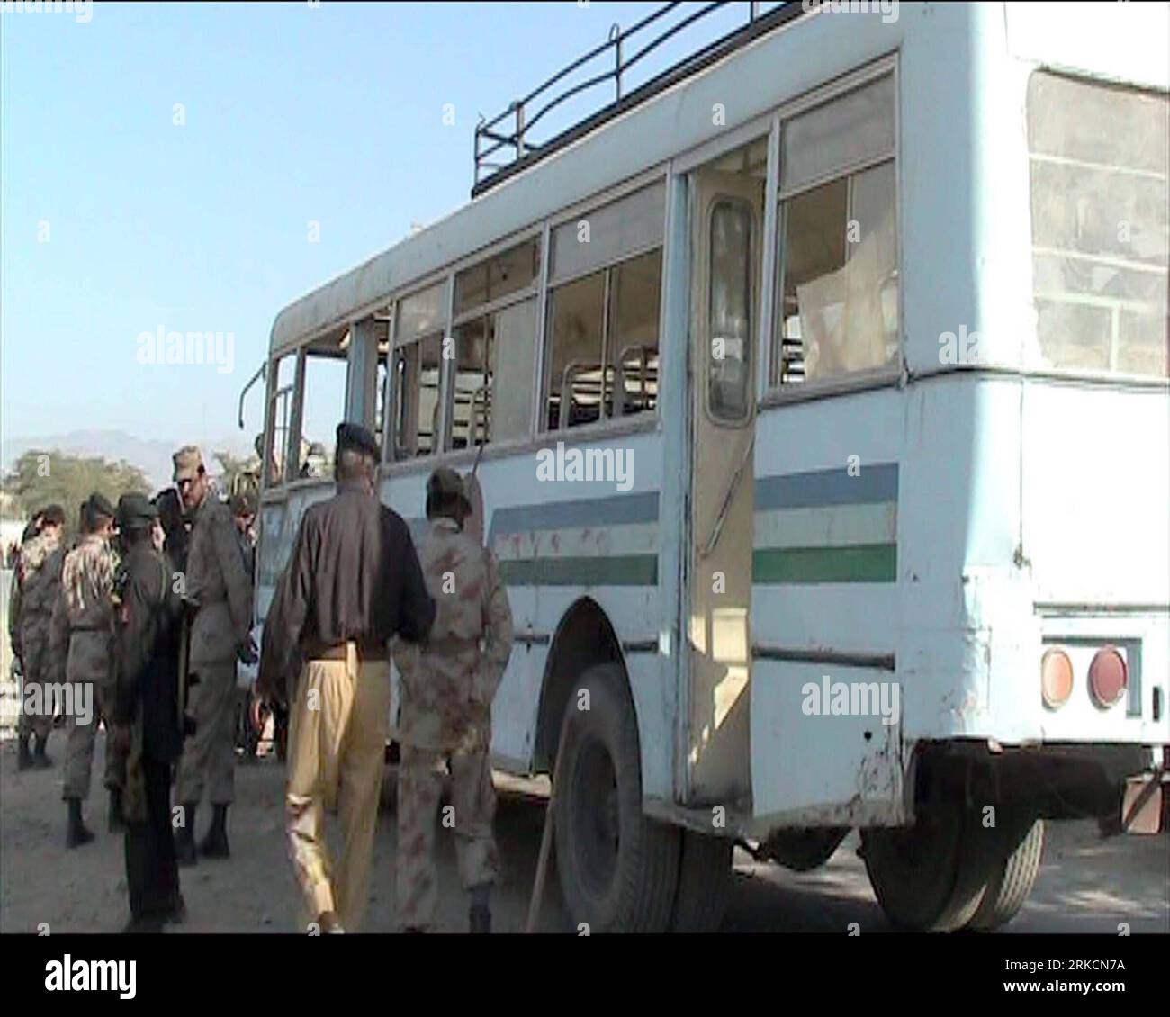 Pakistan school bus hi-res stock photography and images - Alamy