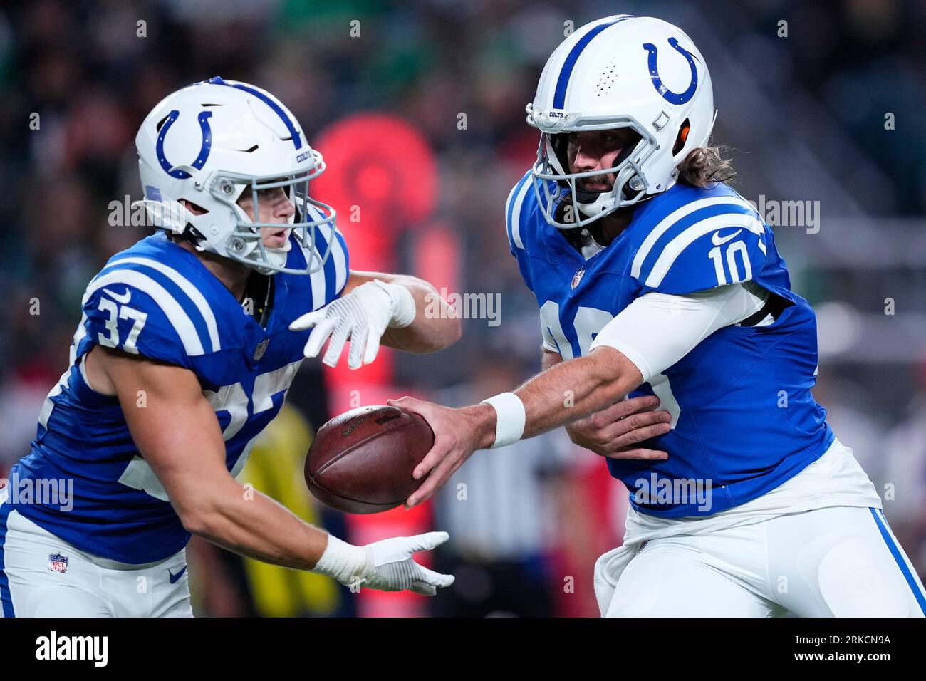 Indianapolis Colts quarterback Gardner Minshew (10) hands off to ...