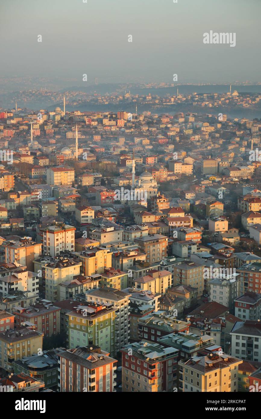Istanbul turkey city apartment blocks hi-res stock photography and ...