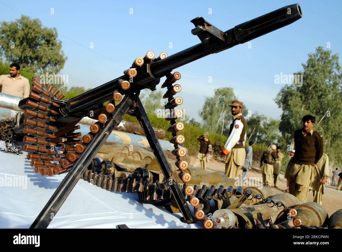 Taliban fighters pakistan hi-res stock photography and images - Alamy