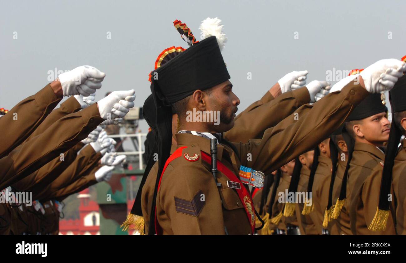 Indian soldiers formation hi-res stock photography and images - Alamy