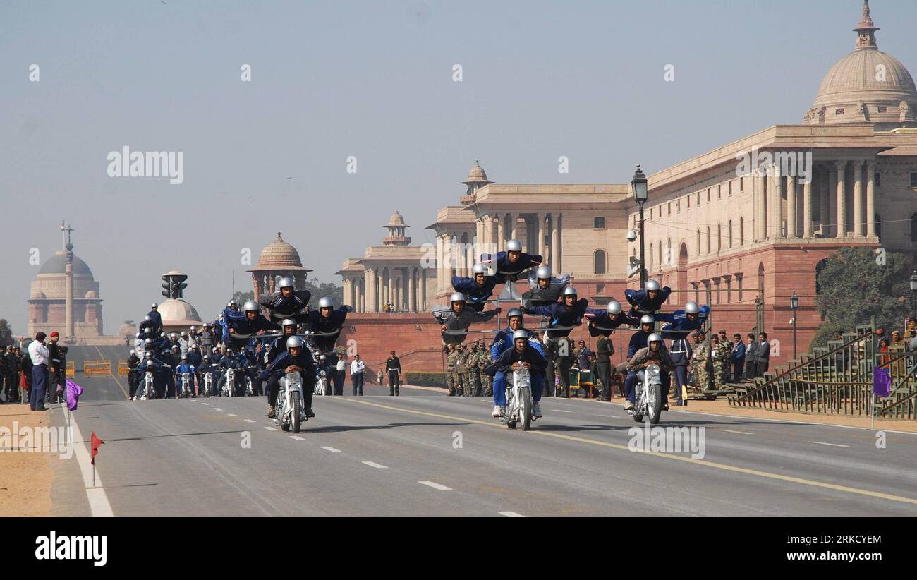 India republic day parade motorcycle hi-res stock photography and ...