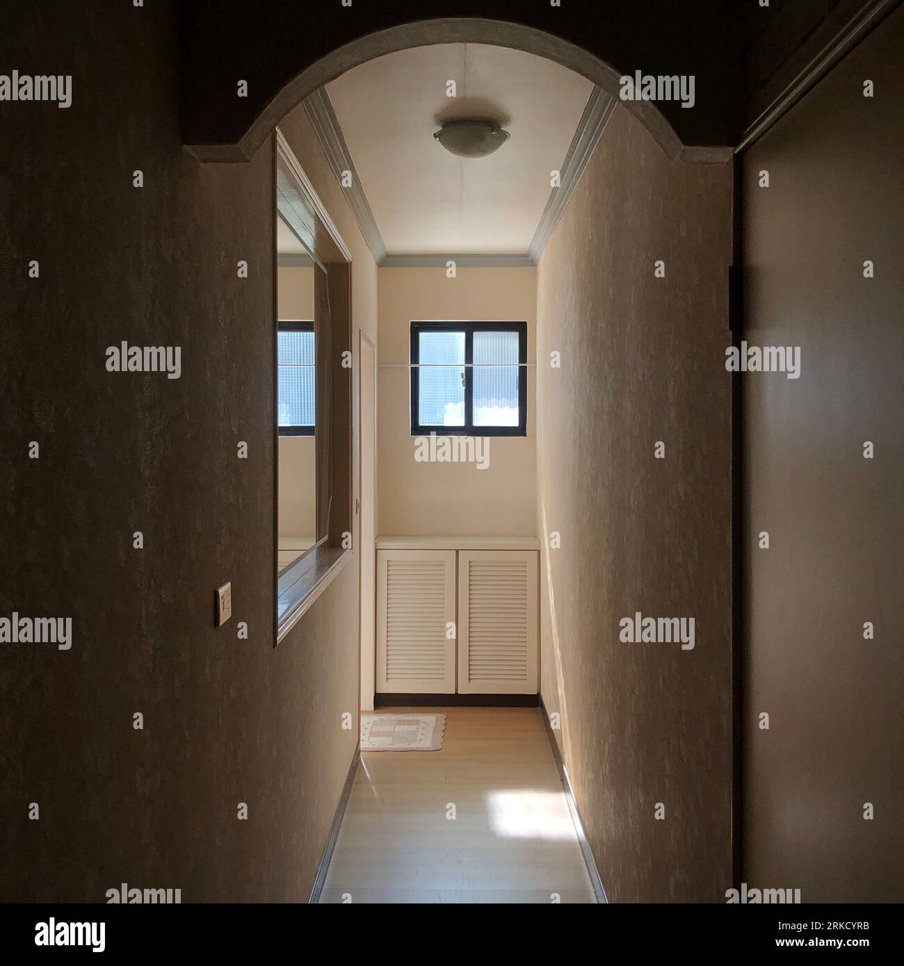 Room filled sun light hi-res stock photography and images - Alamy