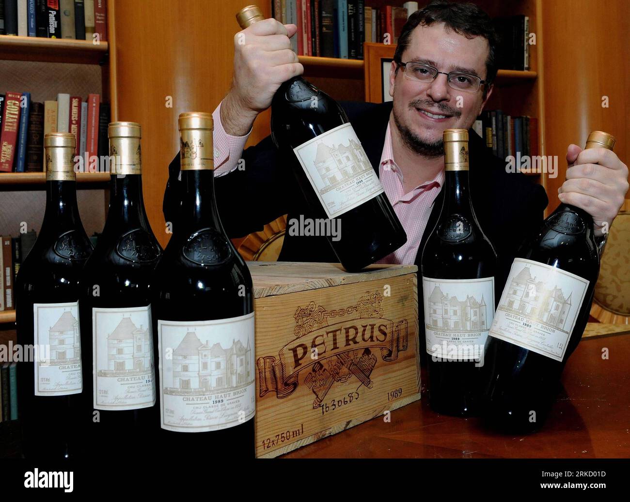 Which is expected to fetch 800 hi-res stock photography and images - Alamy