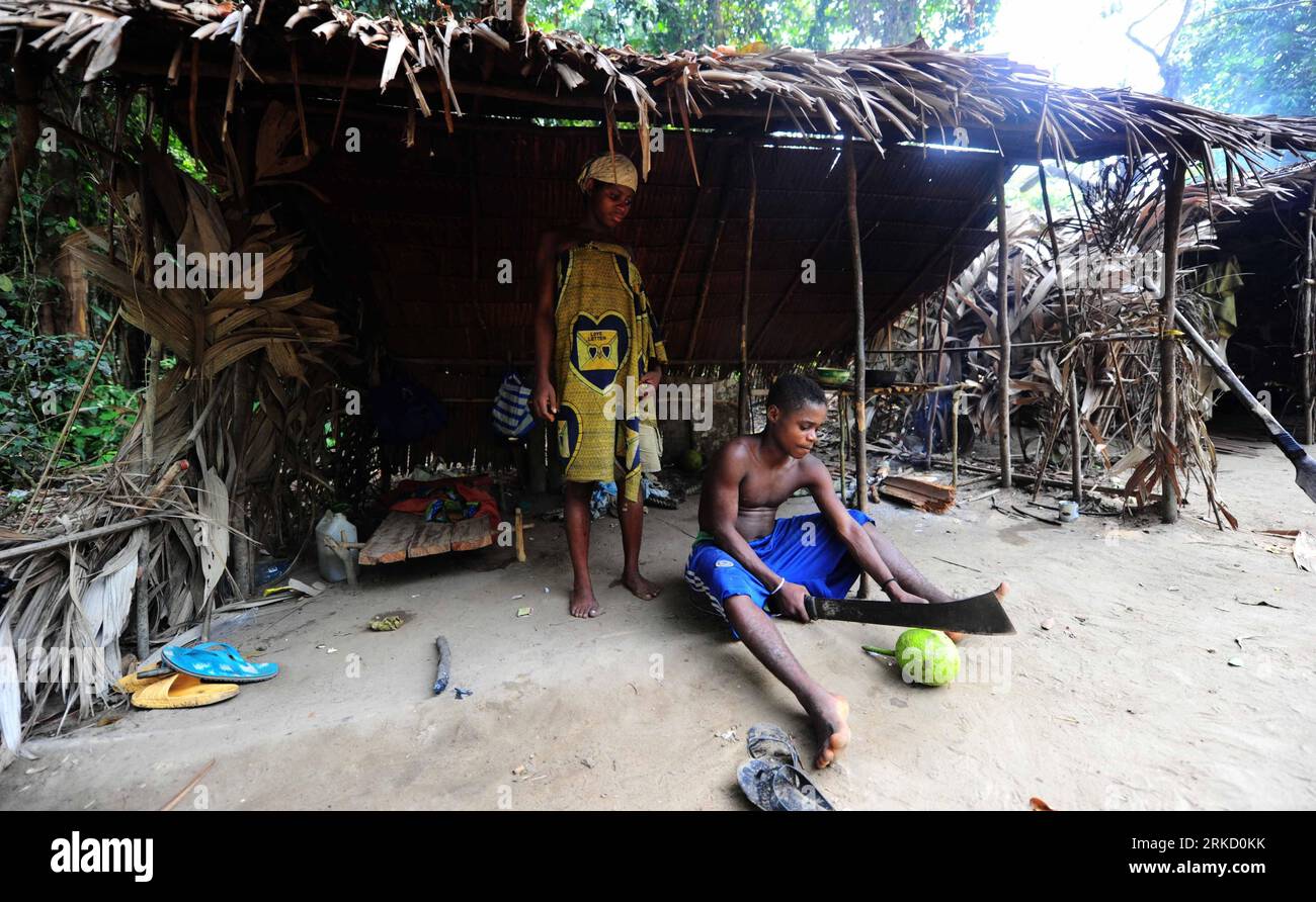 Pygmäen hi-res stock photography and images - Alamy