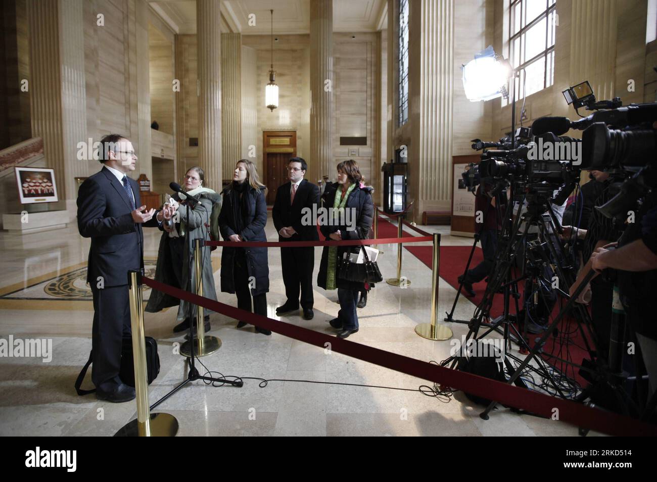 Official journalistic hi-res stock photography and images - Alamy