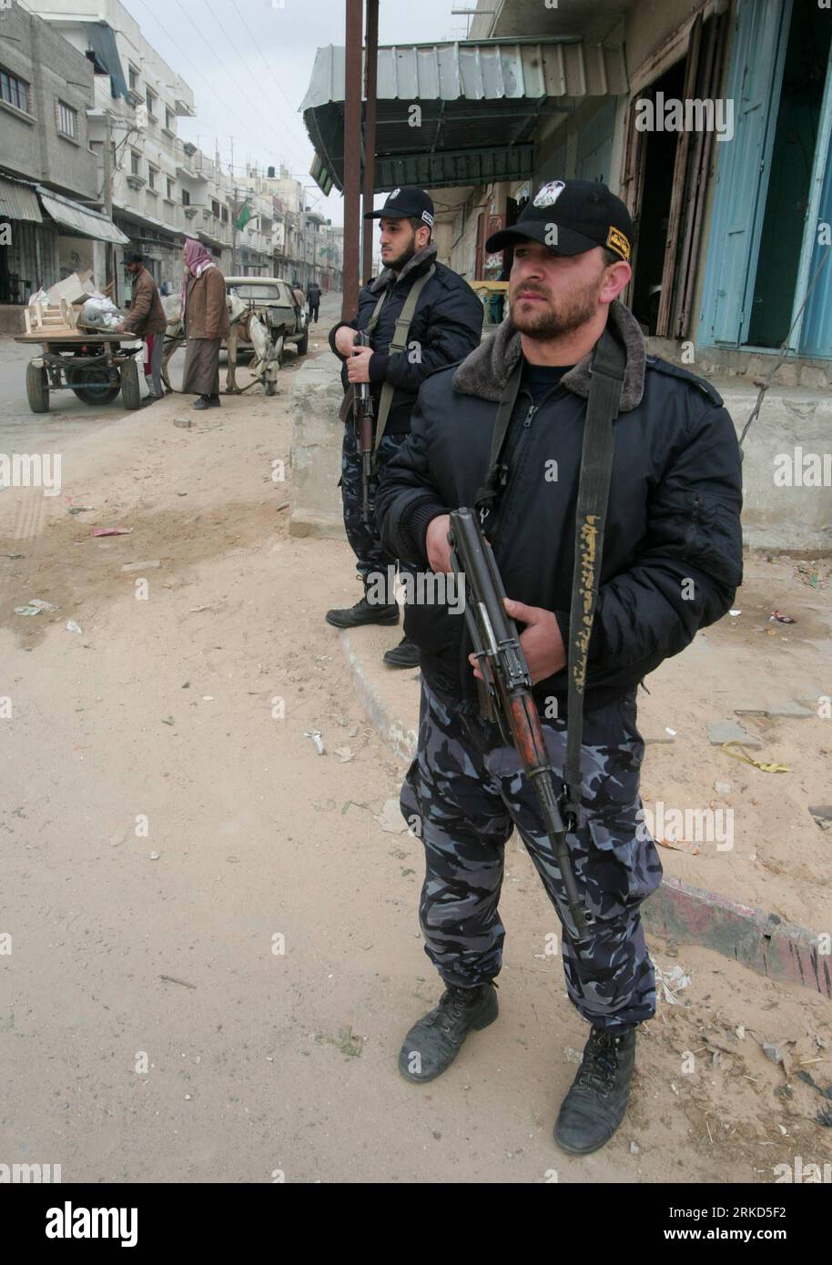 Sweeping movement hi-res stock photography and images - Alamy