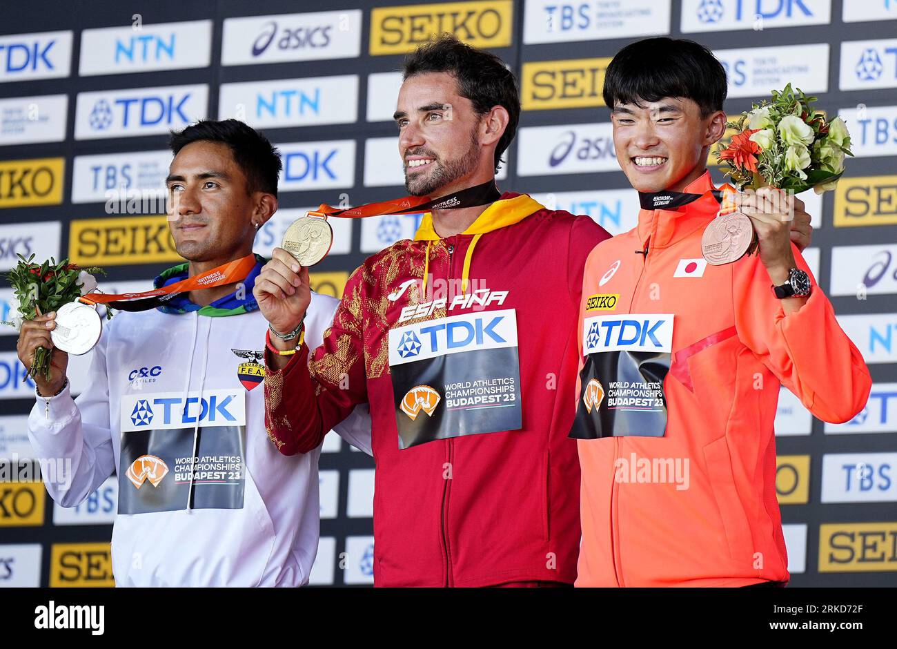 (From L) Silver medalist Brian Daniel Pintado of Ecuador, gold medalist ...