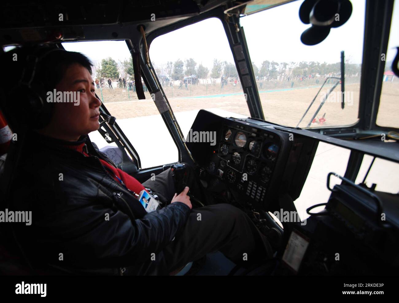 Helicopter test pilot hi-res stock photography and images - Alamy