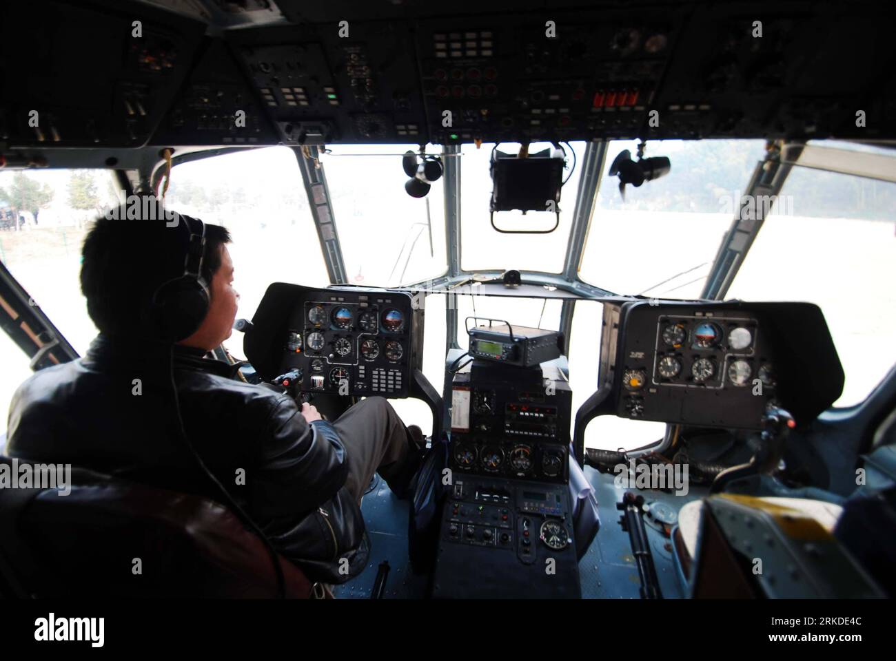 Helicopter test pilot hi-res stock photography and images - Alamy