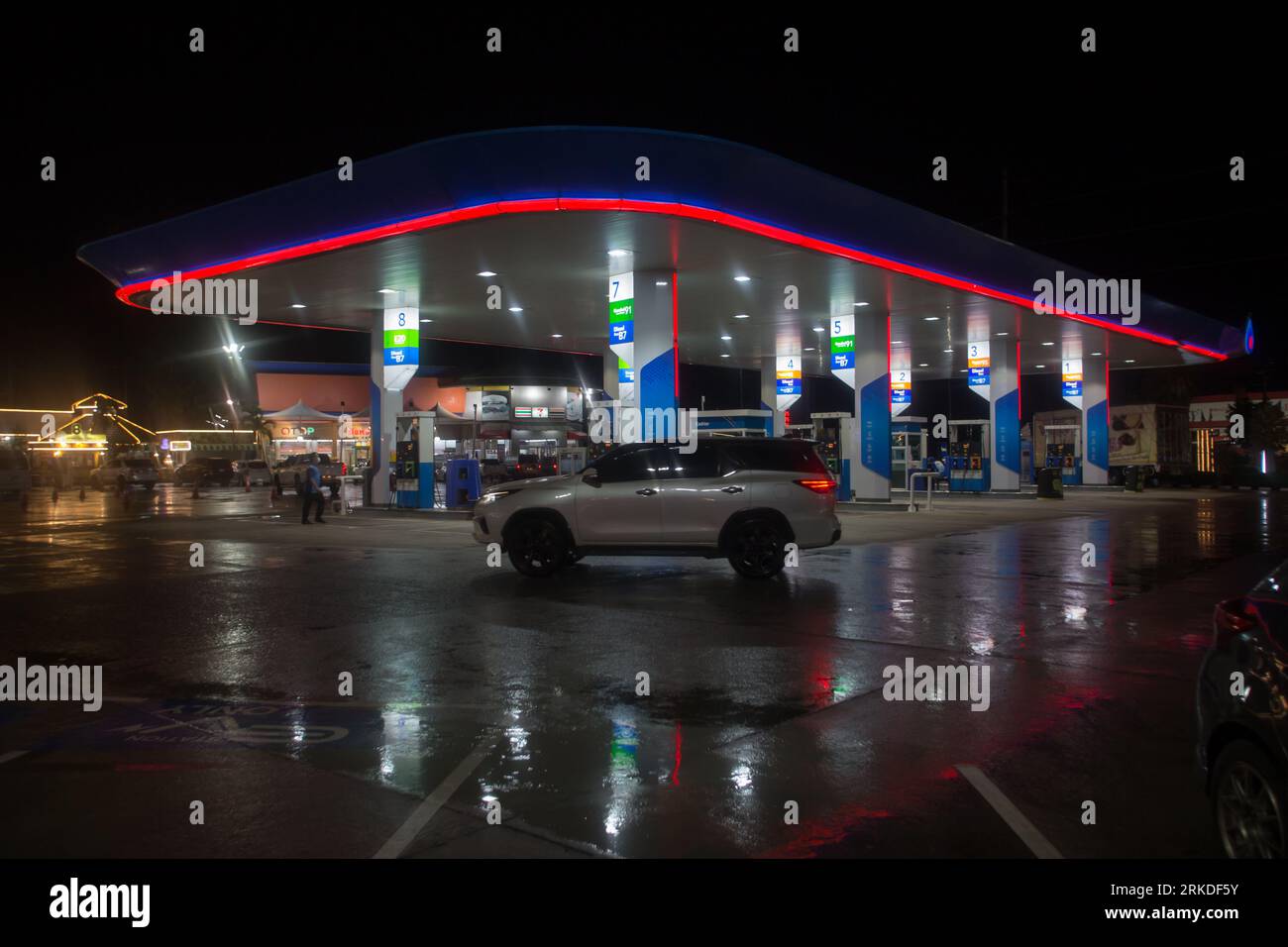 Ptt fuel station hi-res stock photography and images - Alamy