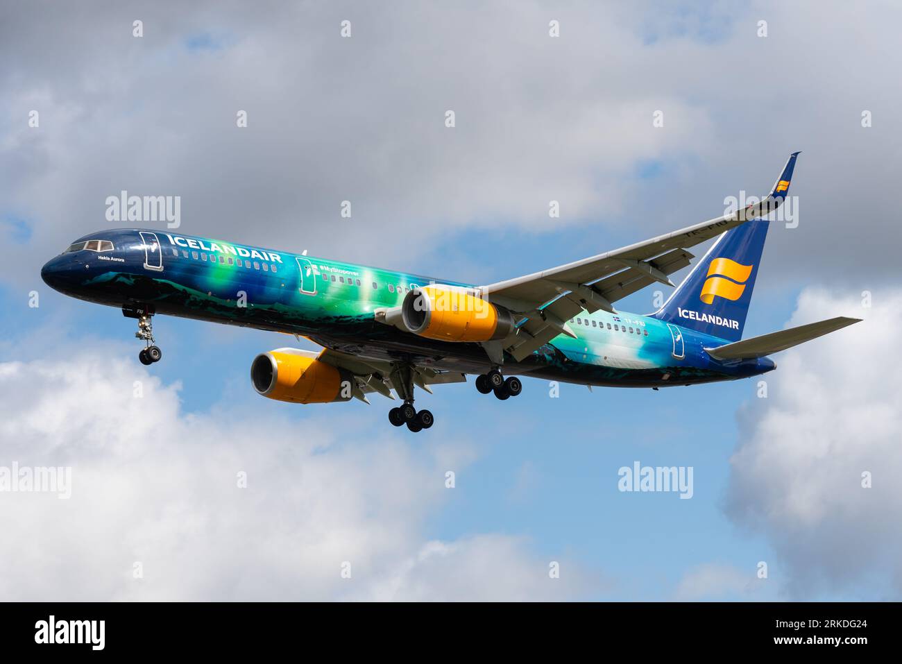 Icelandair Boeing 757 jet airliner plane TF-FIU on finals to land at ...