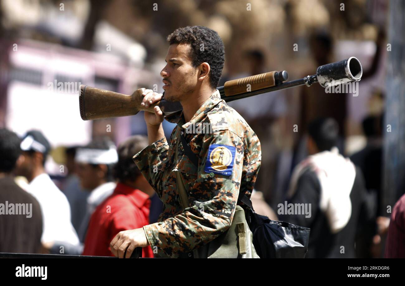 Tear gas launcher hi-res stock photography and images - Alamy