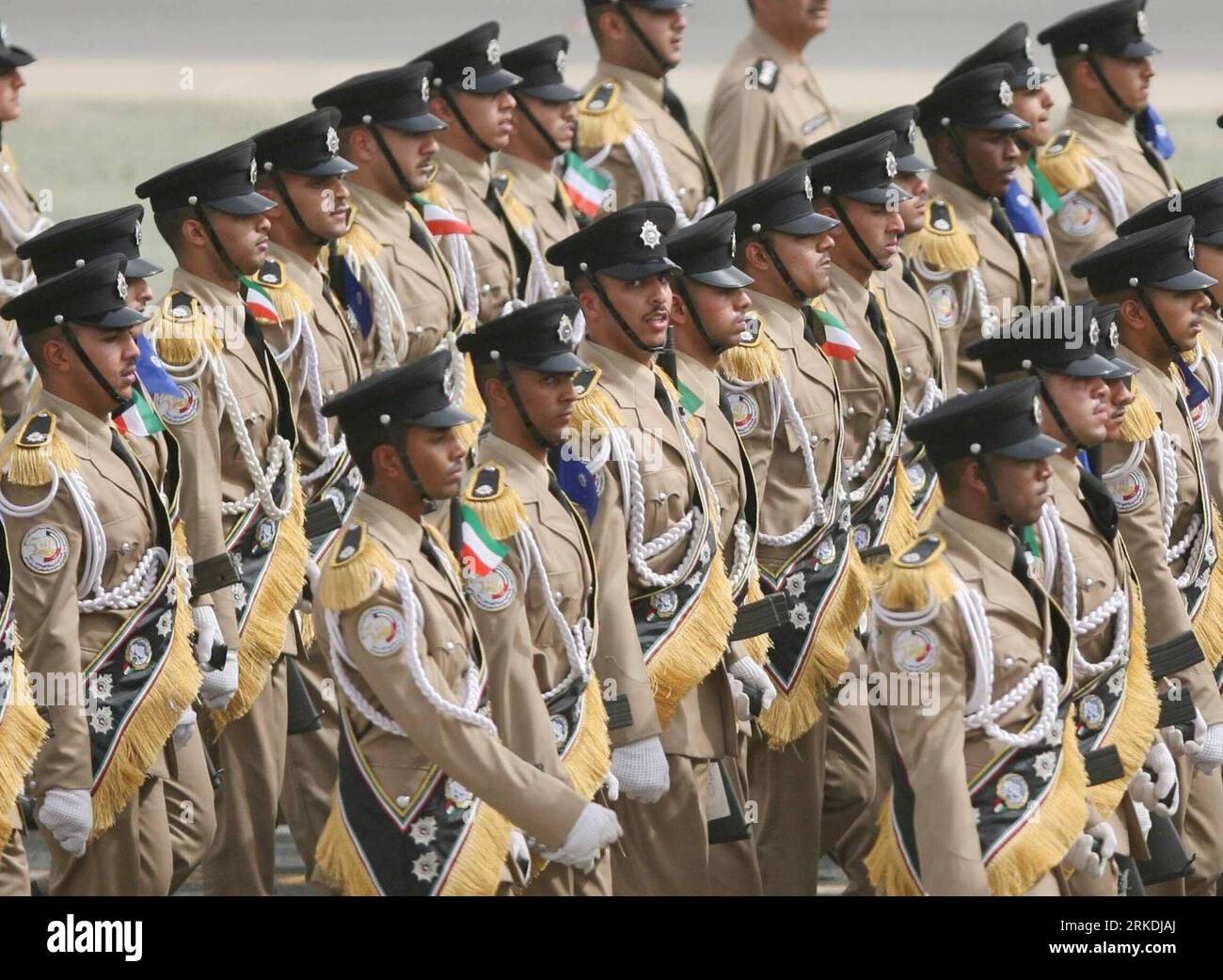 Iraqi soldiers in kuwait hi-res stock photography and images - Alamy