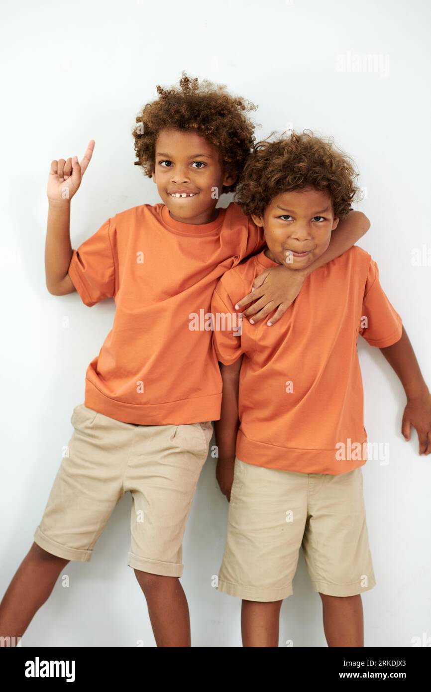 African school kids hugging each hi-res stock photography and images ...