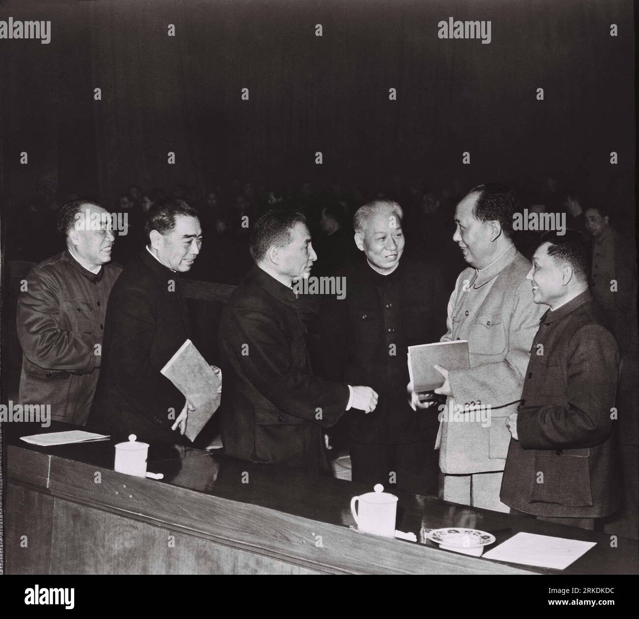 Mao zedong liu shaoqi deng xiaoping hi-res stock photography and images ...
