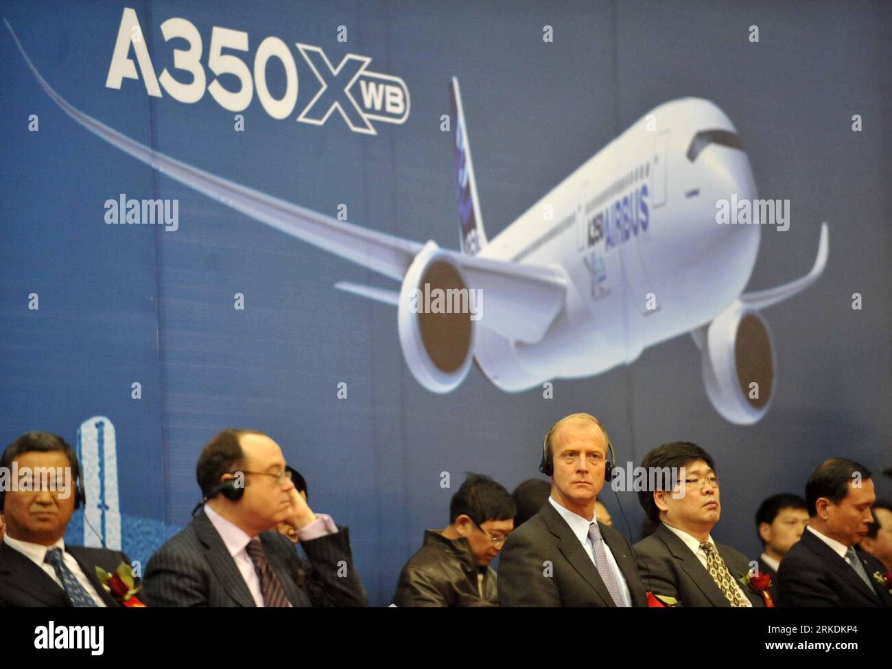 Aircraft composite manufacturing hi-res stock photography and images ...