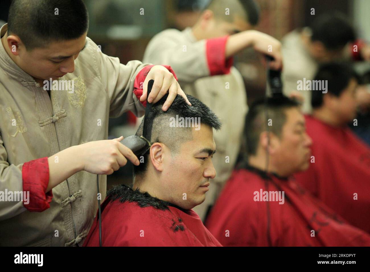Traditional chinese barber shops hi-res stock photography and images ...