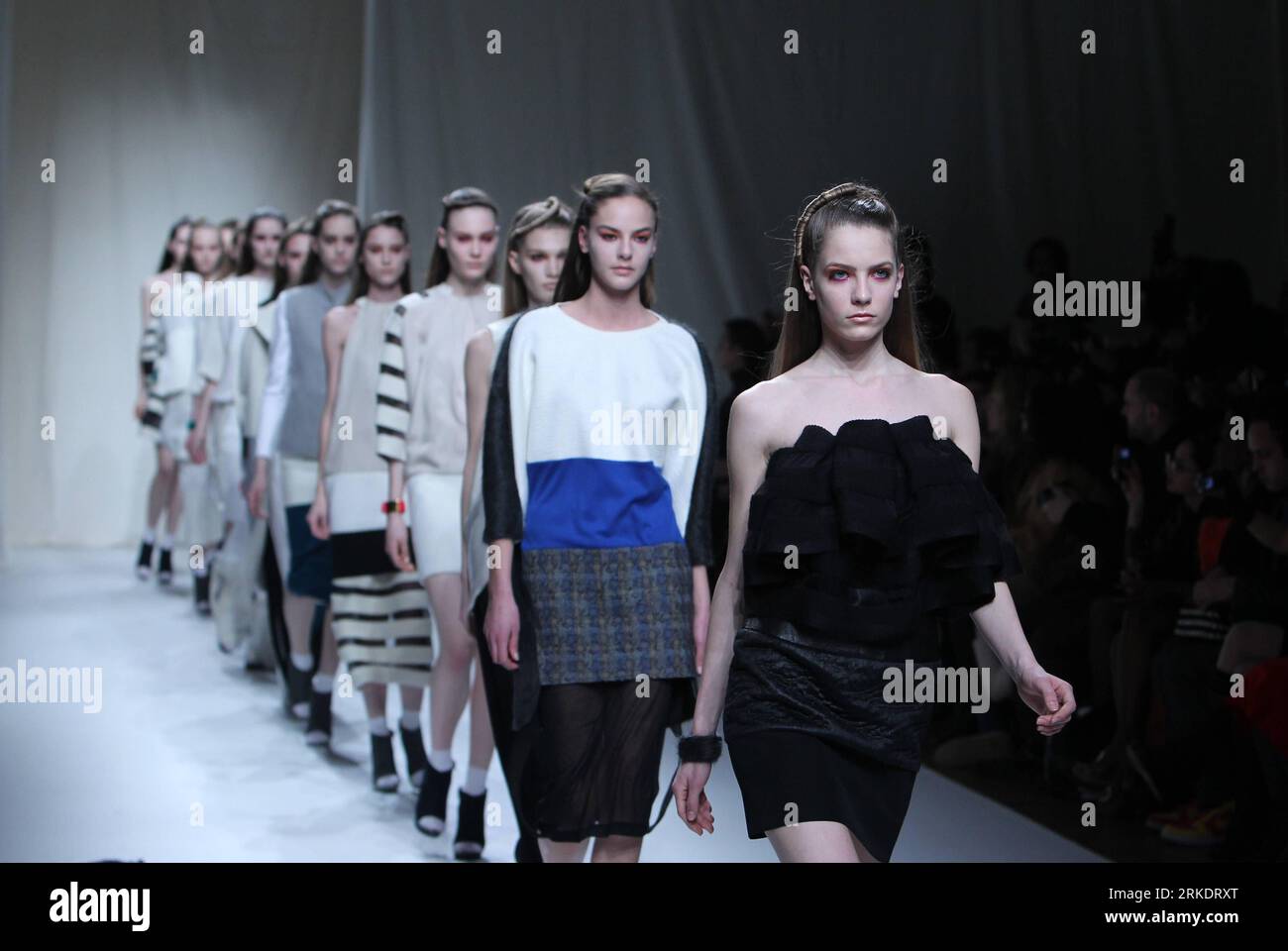 Commuun hi-res stock photography and images - Alamy