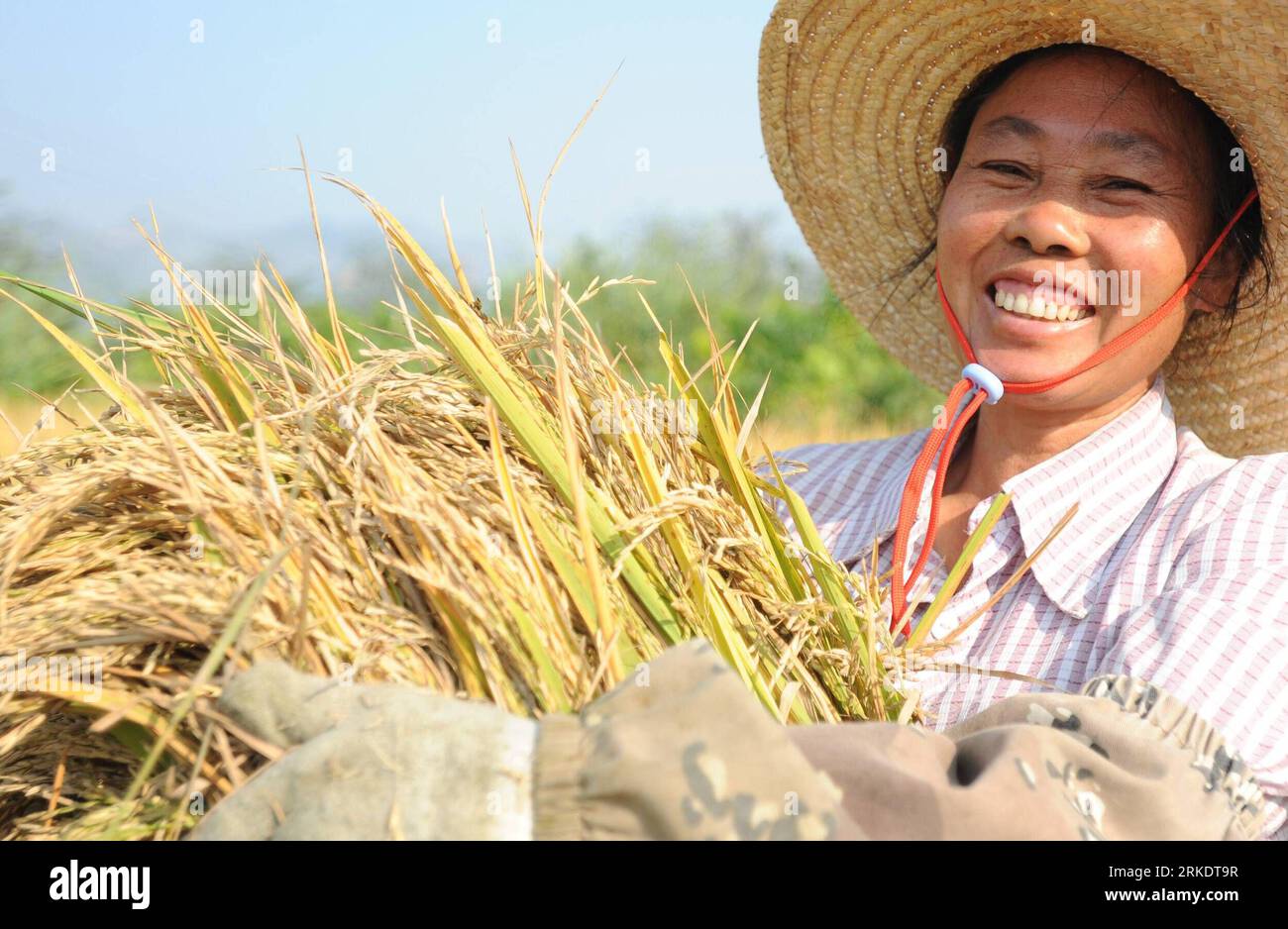 Farmer reaping hi-res stock photography and images - Alamy