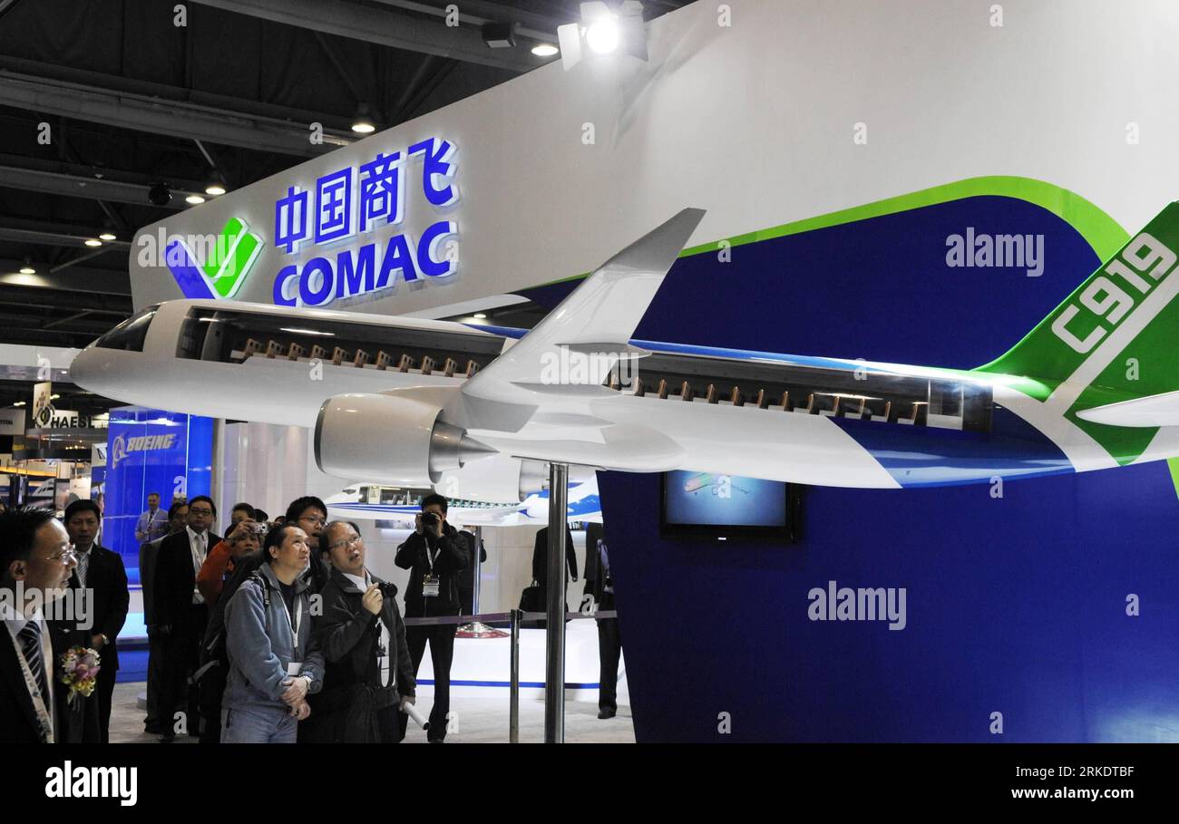 C919 airliner hi-res stock photography and images - Alamy