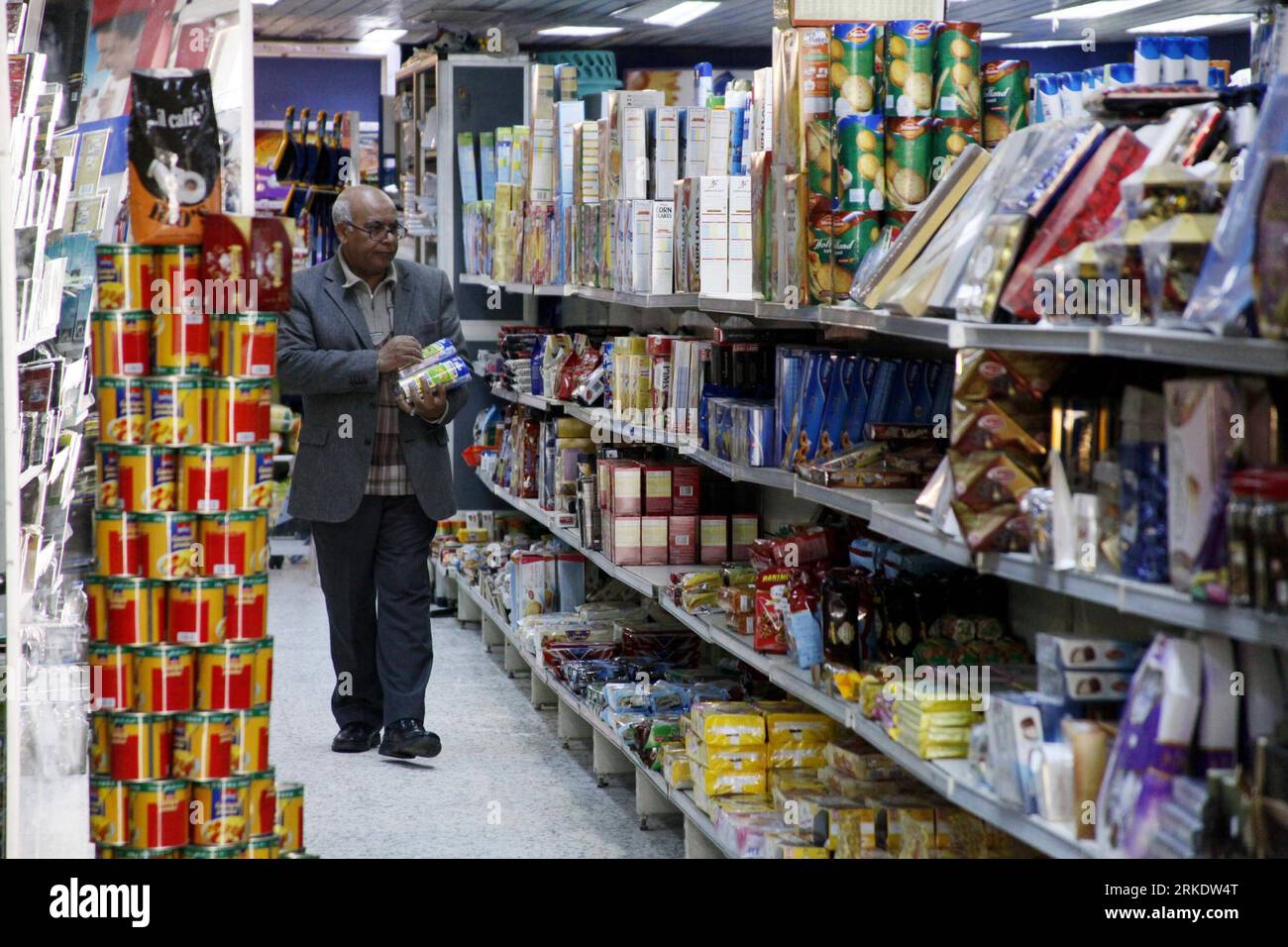 Supermarket tripoli libya hi-res stock photography and images - Alamy