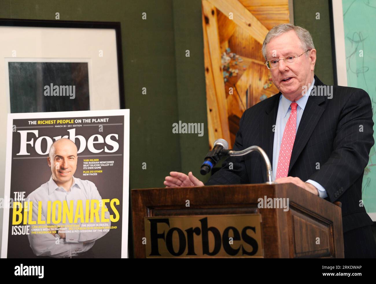Forbes magazine world billionaires hi-res stock photography and images ...