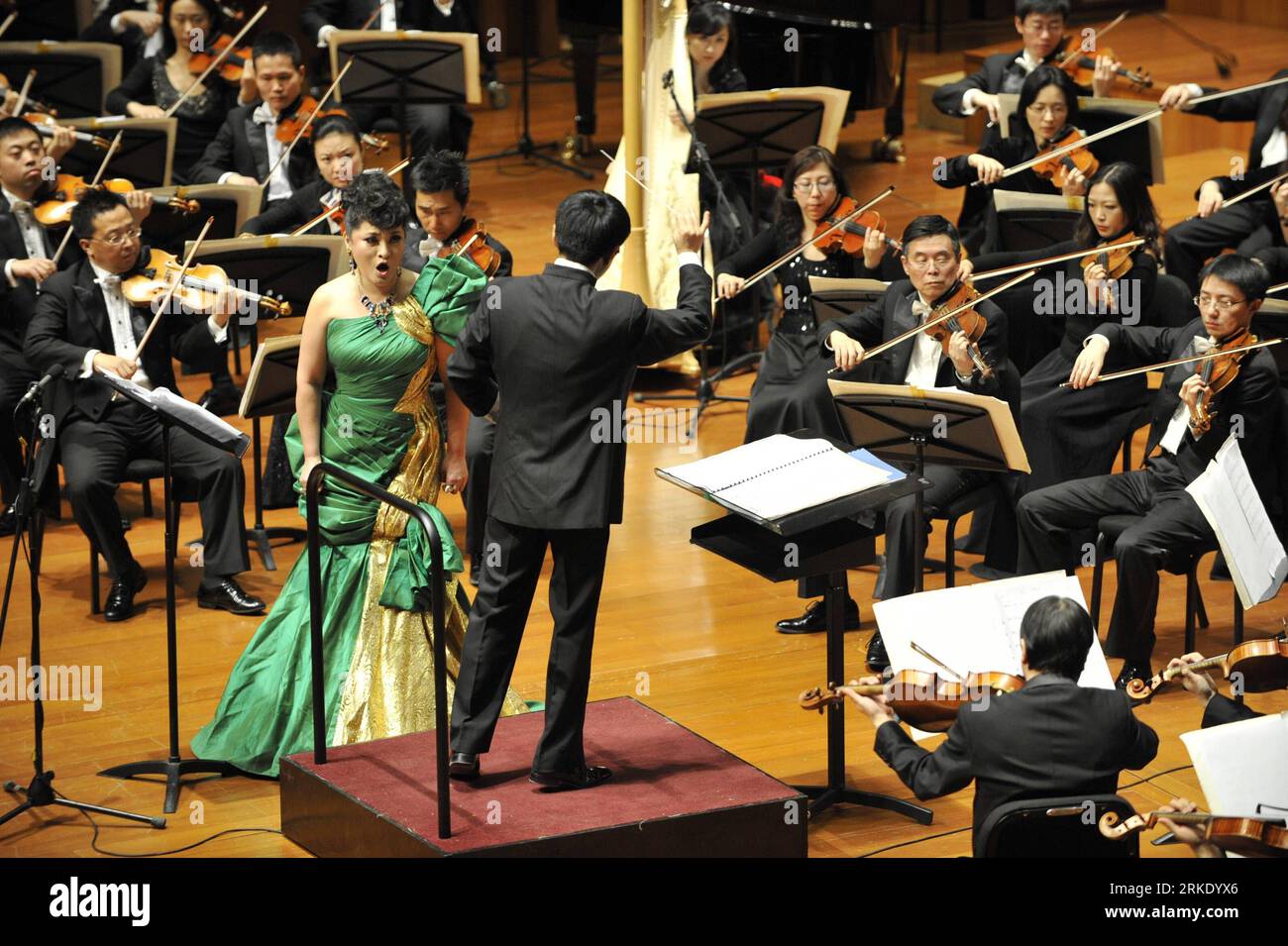 Yao people originated hi-res stock photography and images - Alamy