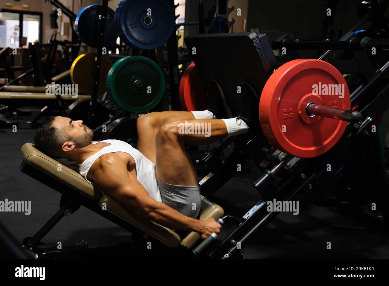 Young male leg press workout hi-res stock photography and images - Alamy